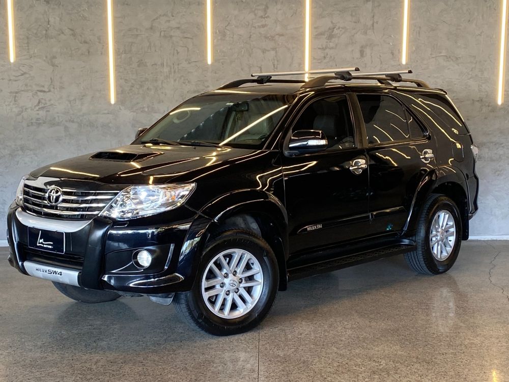 Toyota Hilux SW4 SRV D4-D 4x4 3.0 TDI Dies. Aut Diesel 4 portas, câmbio ...