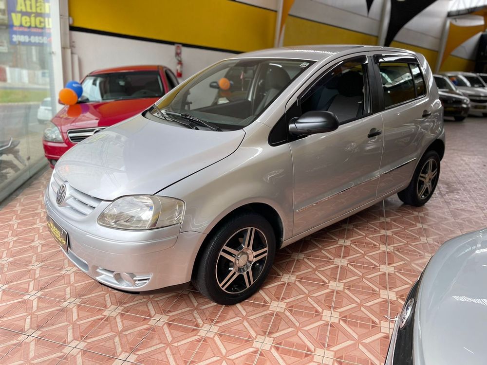 VolksWagen Fox City 1.0 Mi/ 1.0Mi Total Flex 8V 5p Flex 4 portas ...