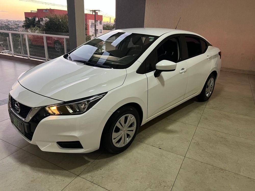 Nissan VERSA Sense 1.6 16V Flex Aut. Flex 4 portas, câmbio Automático ...