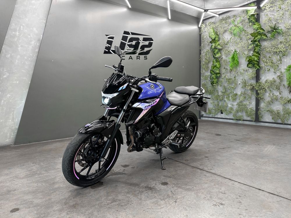YAMAHA FZ25 250 FAZER FLEX Flex portas, câmbio Manual em Manaus - Urban 92