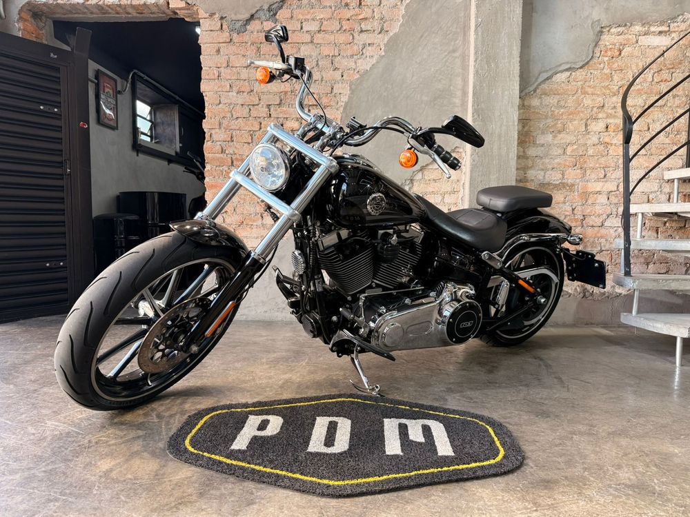 Harley SOFTAIL BREAKOUT FXSB Gasolina portas, câmbio Manual em São ...