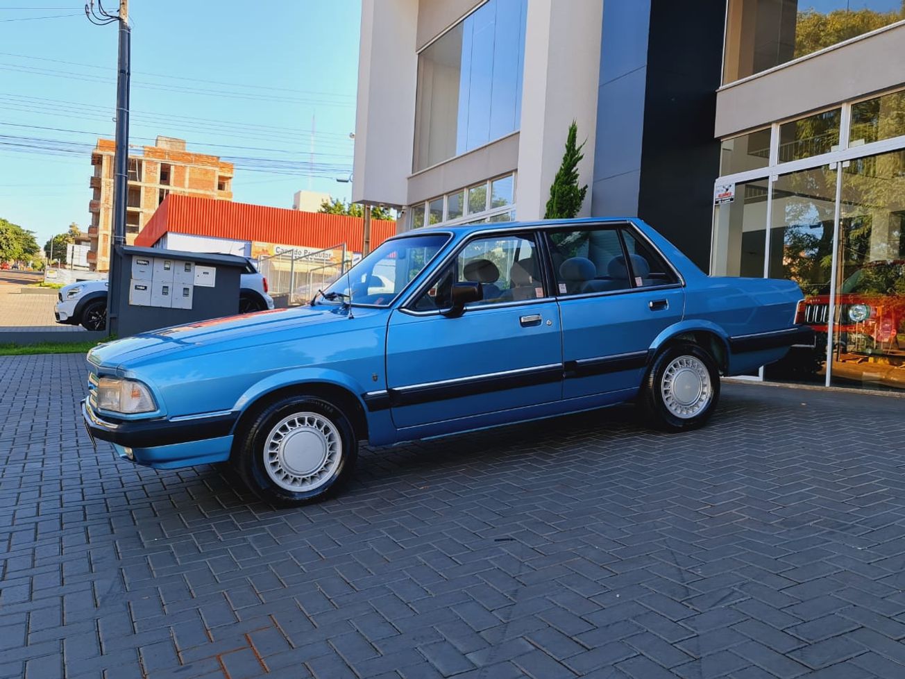 Ford Del Rey Ghia 1.8 / 1.6 2p e 4p Álcool 4 portas, câmbio Manual em ...