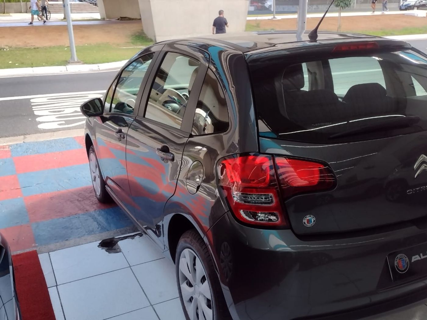 Citroën C3 Attraction Pure Tech 1.2 Flex 12V Mec Flex 4 portas, câmbio ...
