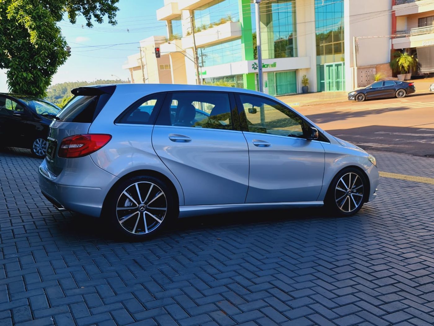 Mercedes B200cgi Gasolina 4 portas, câmbio Automático em Medianeira ...