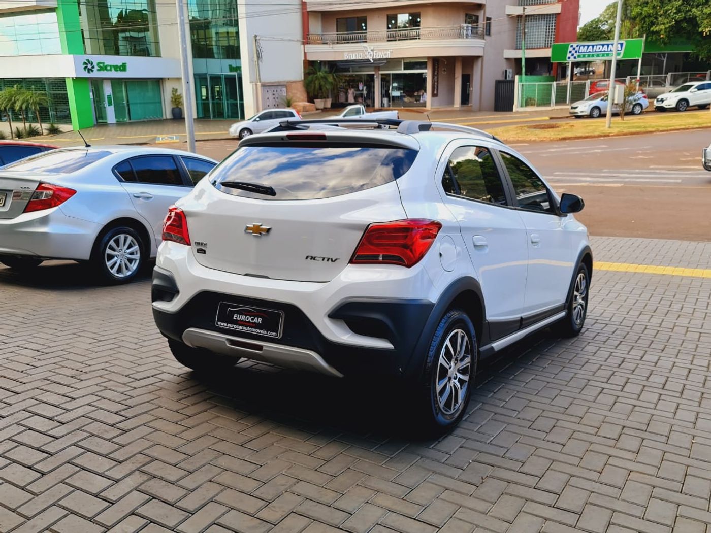 Chevrolet ONIX HATCH ACTIV 1.4 8V Flex 5P Aut. Flex 4 portas, câmbio ...