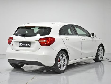 Mercedes Classe A 200 1.6 TB 16V Urban 156cv Aut. Flex 4 portas, câmbio ...