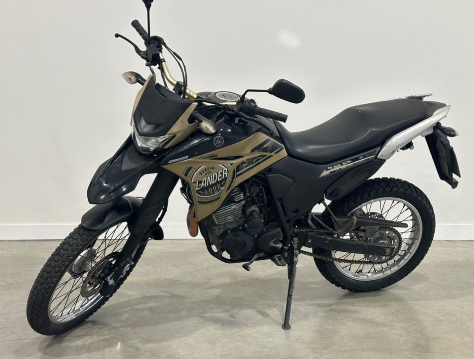 YAMAHA XTZ 250 LANDER 249cc/LANDER BLUEFLEX/ABS Flex 0 portas, câmbio Manual em Joinville ...
