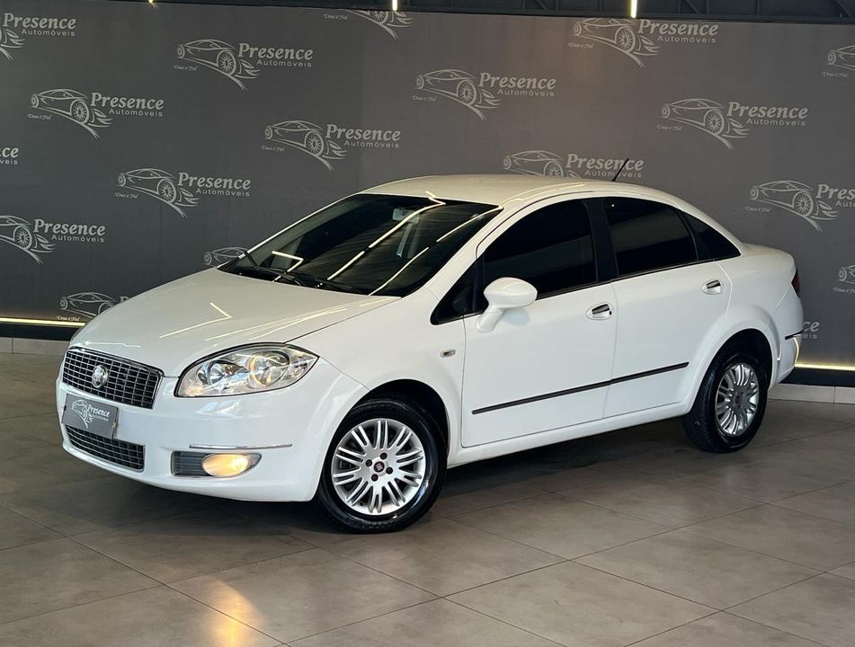 Fiat LINEA ESSENCE 1.8 Flex 16V 4p Flex 4 portas, câmbio Manual em ...