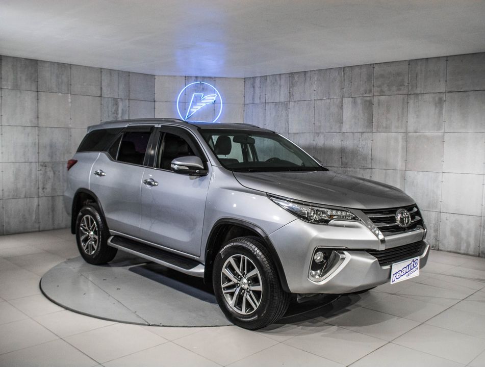 Toyota Hilux SW4 SRX 4x4 4.0 V6 24V Aut. Gasolina 4 portas, câmbio ...