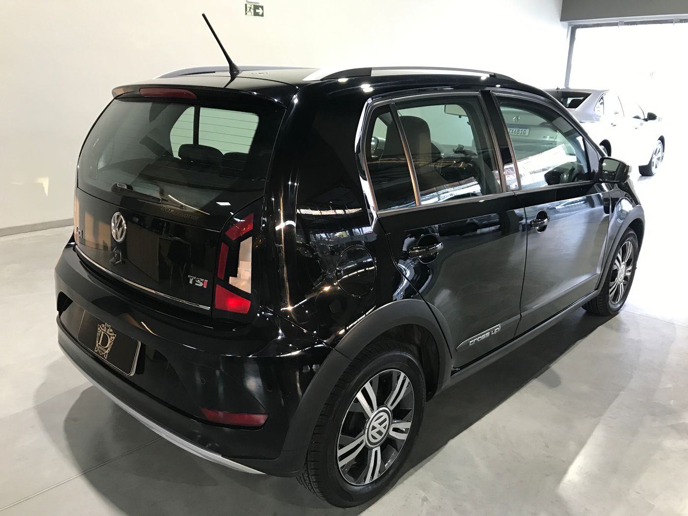 VolksWagen up! cross 1.0 TSI Total Flex 12V 5p Flex 4 Manual 36405 em ...